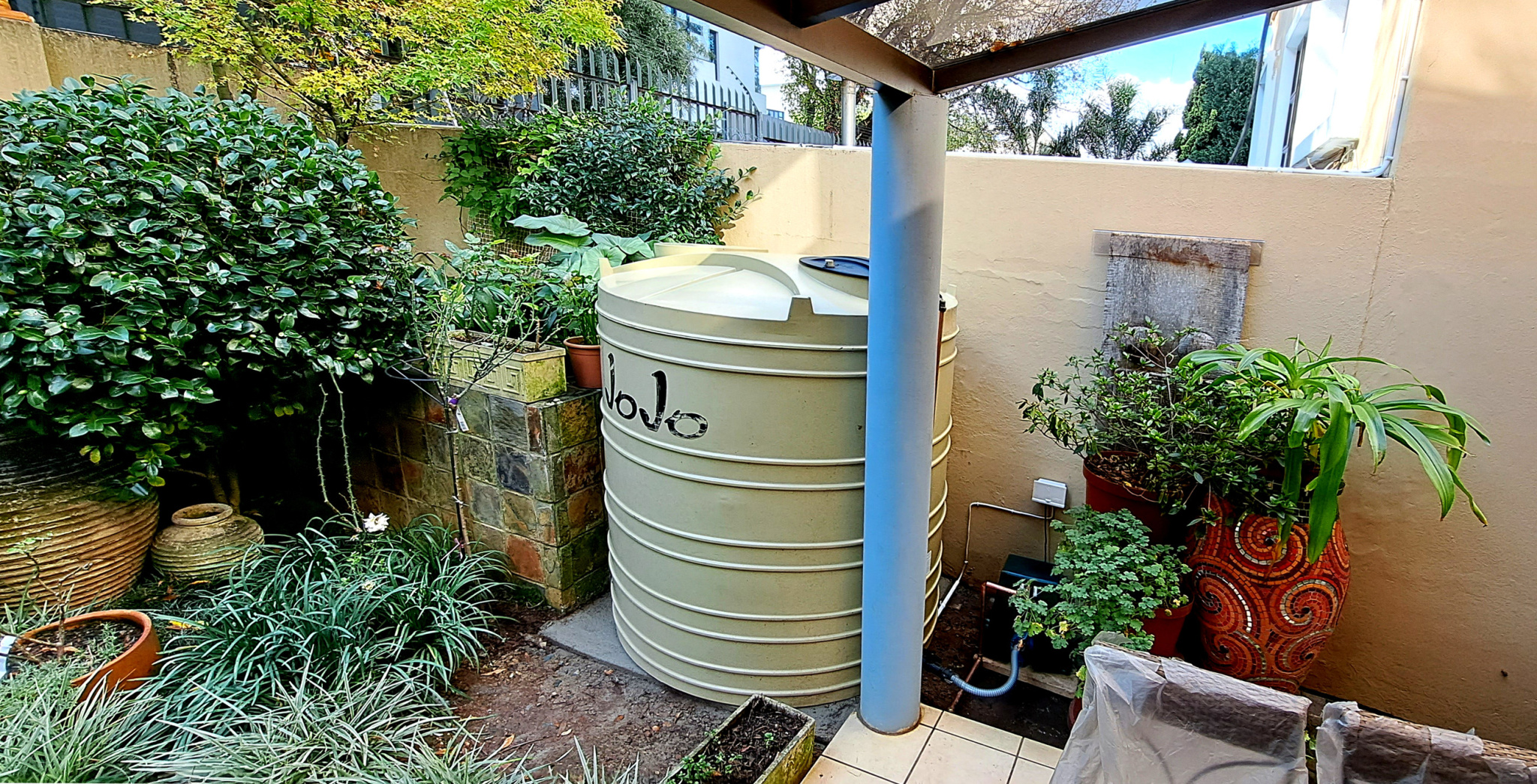 JoJo Tank Installation – Plumber on the Roof